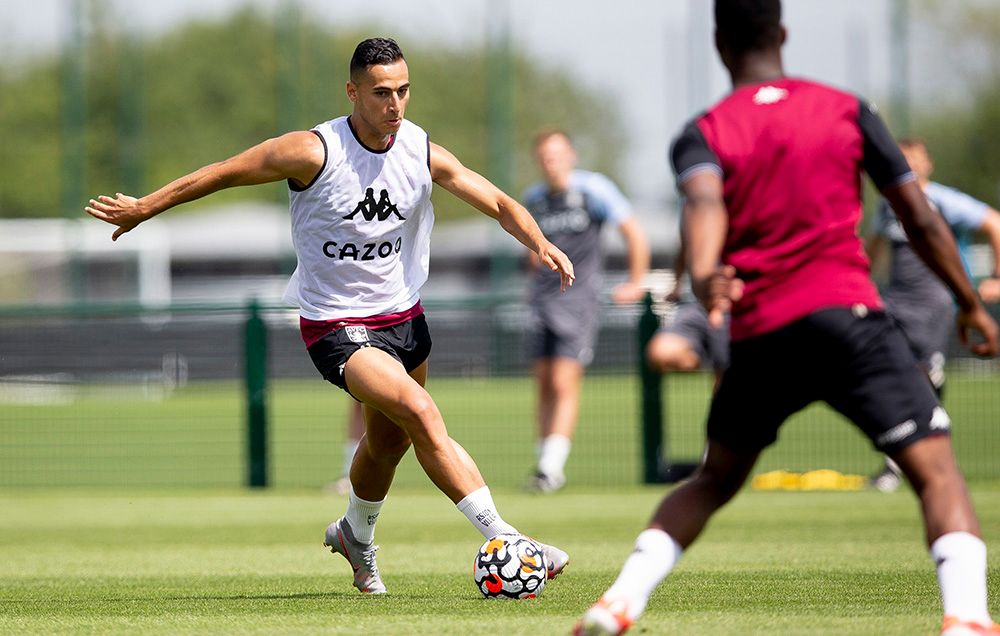 GALLERY: Squad train ahead of Walsall friendly 📸 | AVFC