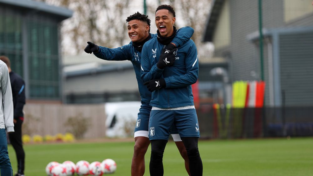 GALLERY: Villa in training ahead of Old Trafford | AVFC