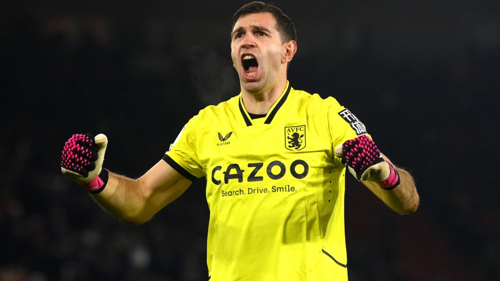 Emi Martínez nominated for PL Save of the Month award | AVFC