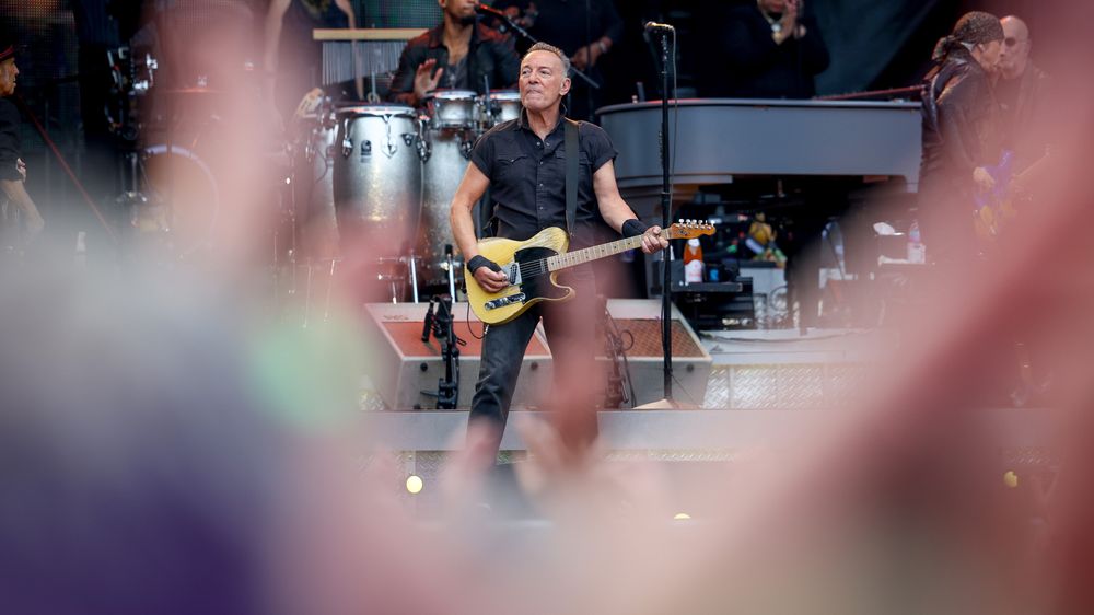 GALLERY: Bruce Springsteen and The E Street Band at Villa Park | AVFC