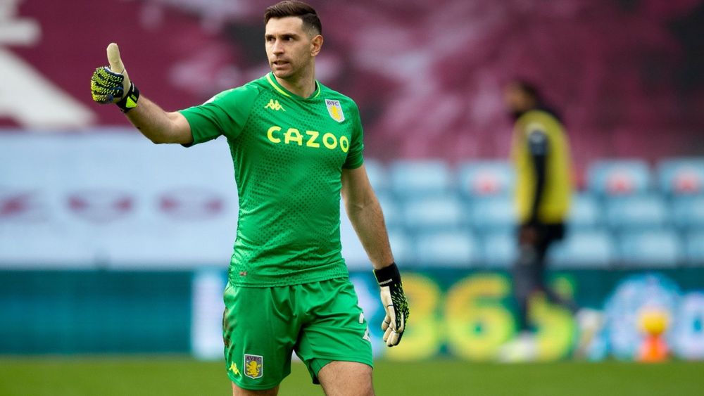 Win a FIFA 21 Martínez TOTW card! 🎮 | AVFC