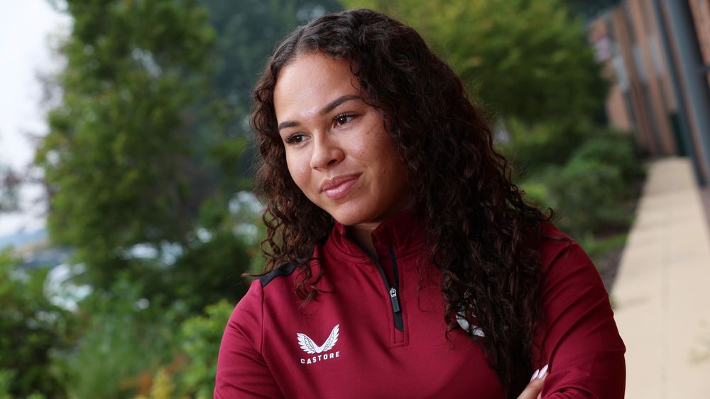 GALLERY: Ebony Salmon is back! | AVFC